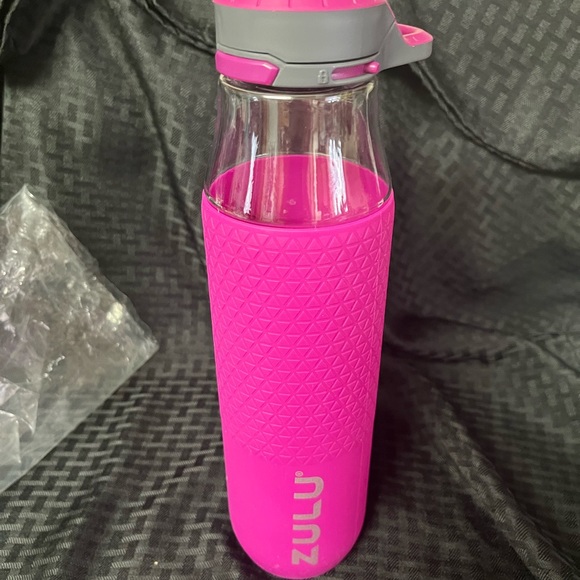 Zulu & Zephyr | Dining | New Zulu Studio 32oz Tritan Water Bottle Hot ...